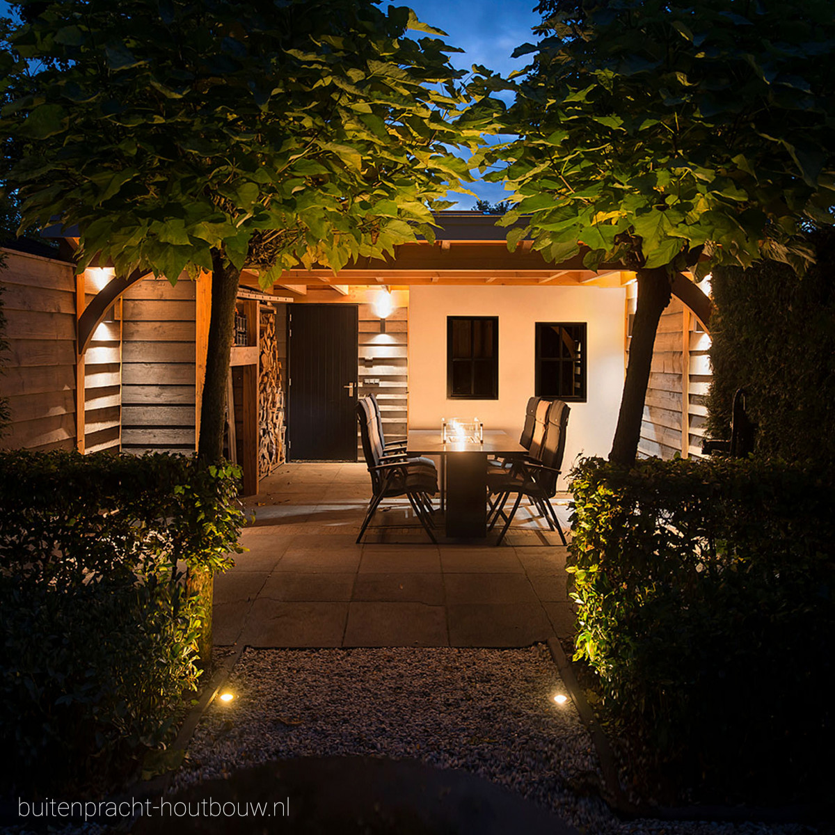 Kelvin Up & Down Schwarz mit Tag / Nacht Sensor | Nostalux.de