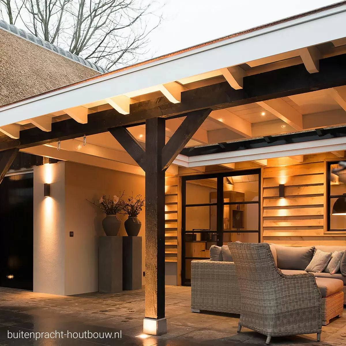 Kelvin Up & Down Schwarz mit Smart Wifi LED | Nostalux.de